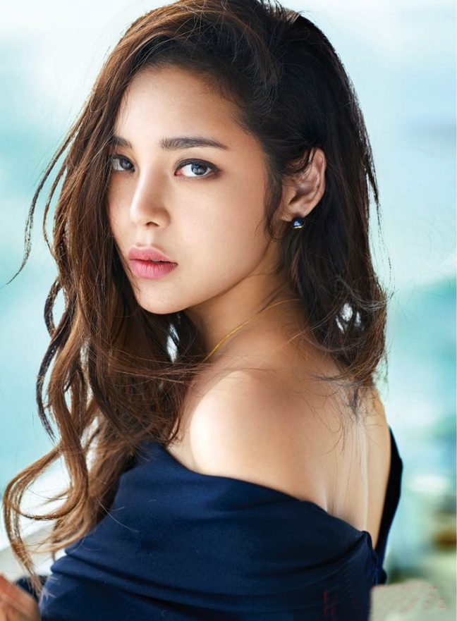Korean Actress Park Si Yeon Picture Gallery