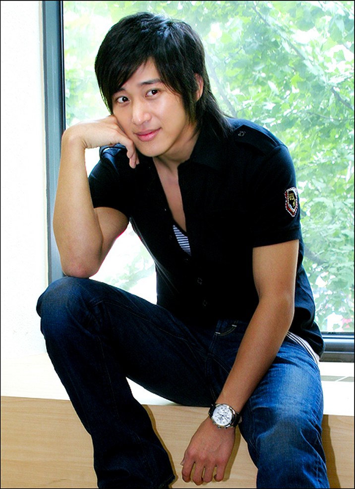 Korean Actor Lee Wan Picture Gallery
